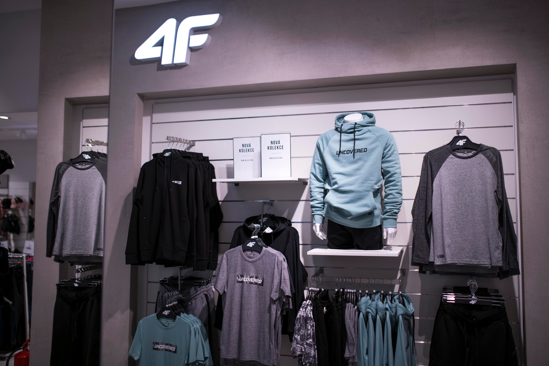 4F :: UNEXPECTED FASHION